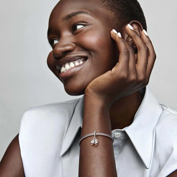 Tvåfärgad Hängberlock med Bröllopsklockor - PANDORA - 1-2 dagars leverans